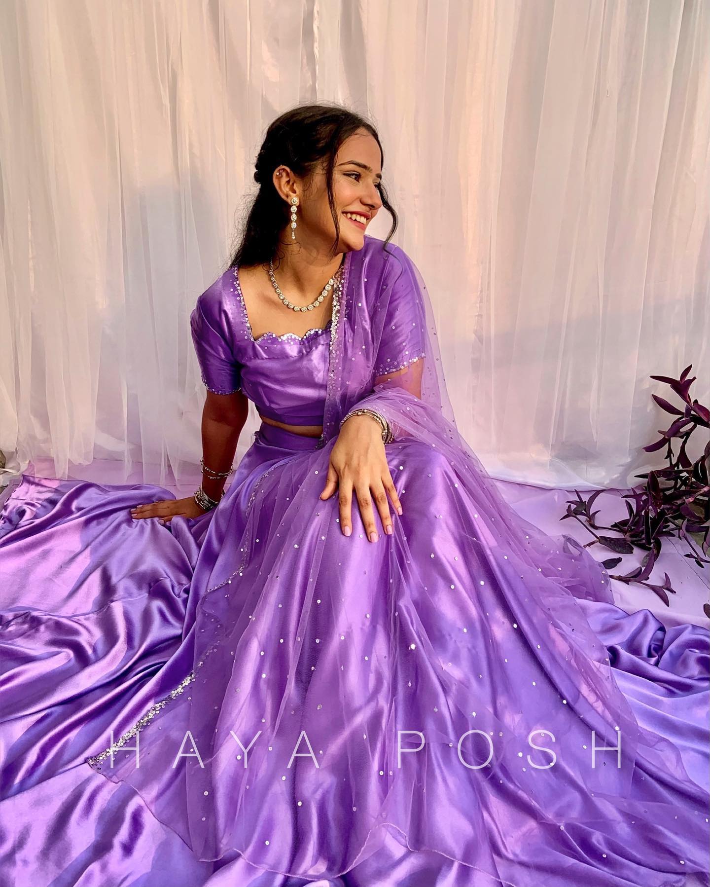 Aishwarya Lehenga Basic – Hayaposh India